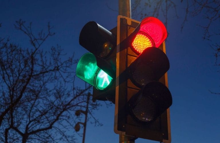 How to Assemble a Traffic Light Circuit - Altimex