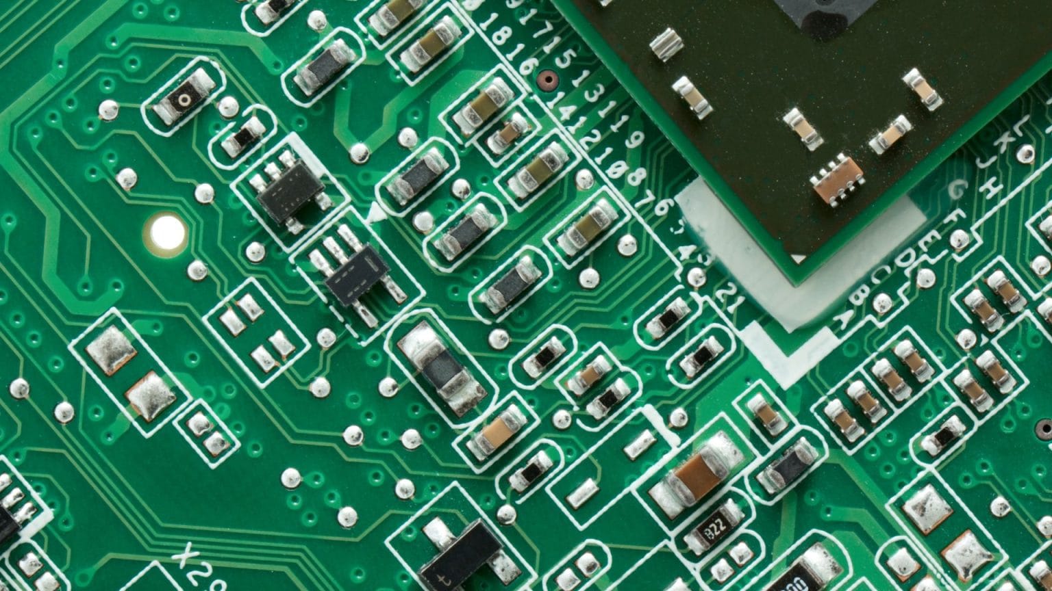 Breadboard vs PCB: Which is Best? - Altimex